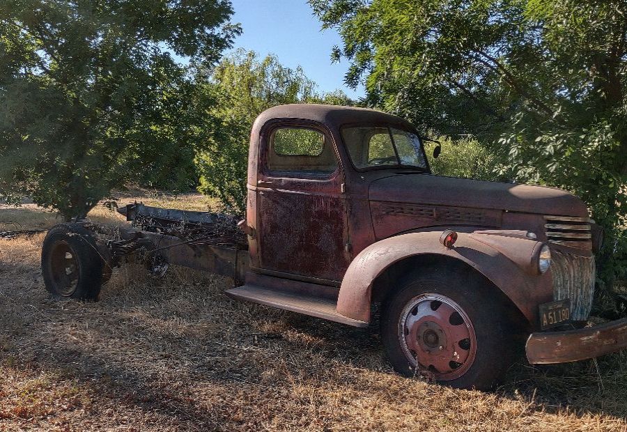 1942 Chevrolet Ton & 1/2 small block